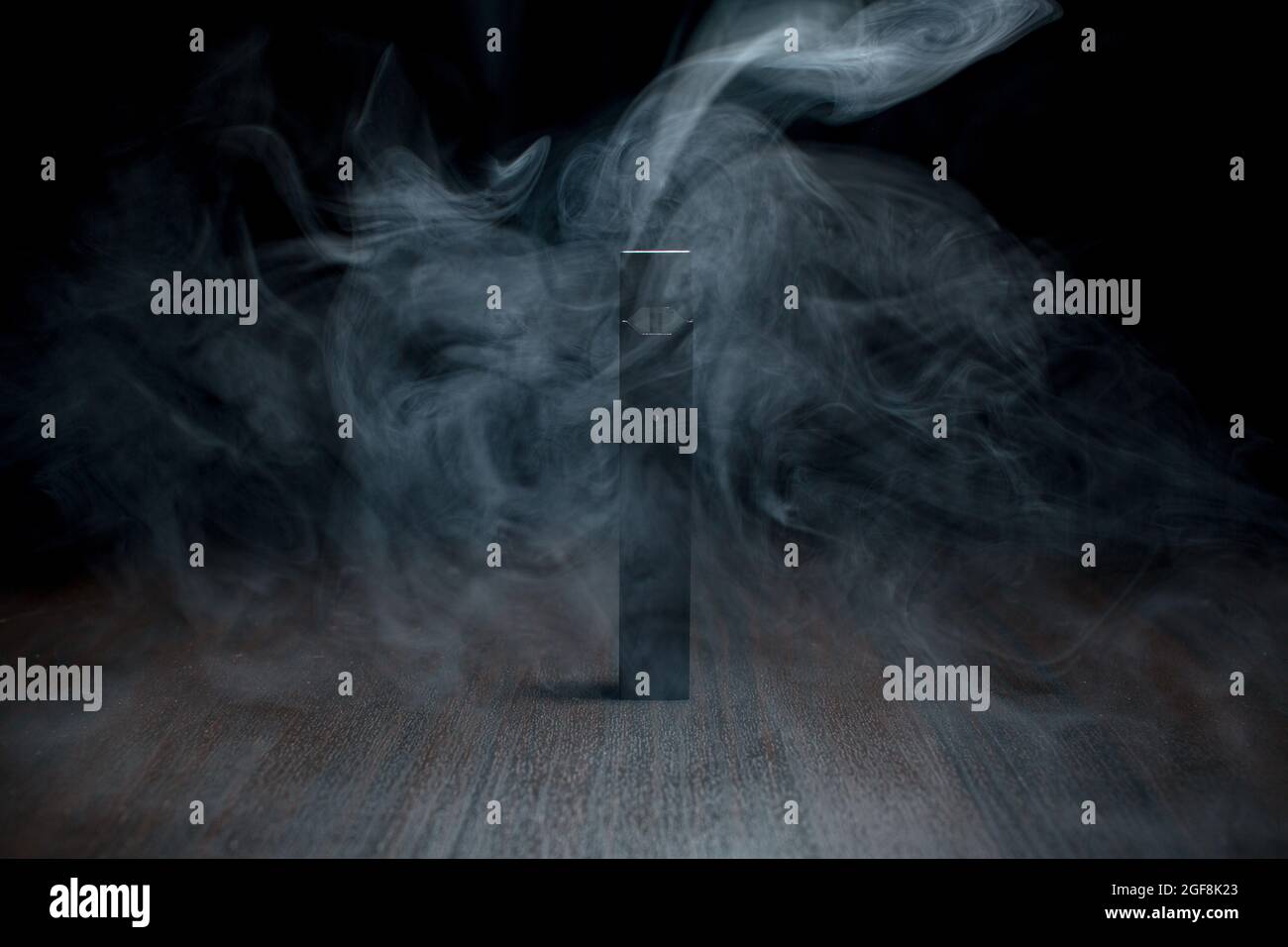 Juul cigarette hi-res stock photography and images - Alamy