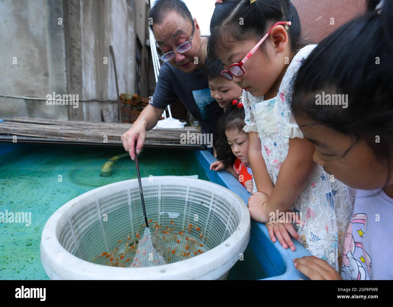 Weng feng hi-res stock photography and images - Alamy