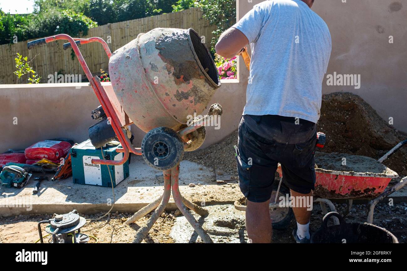 Cementing materials hi-res stock photography and images - Alamy