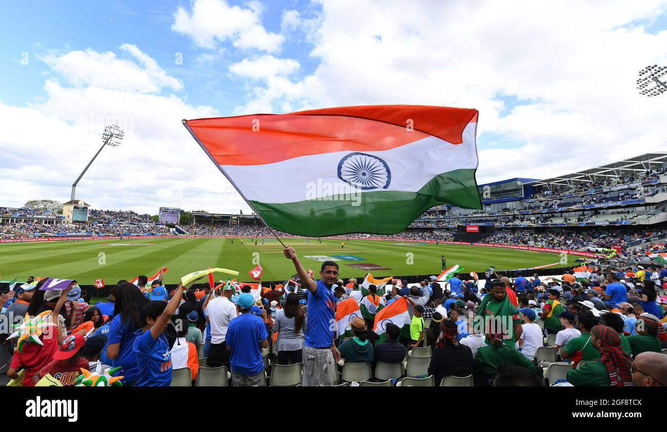 Indian cricket fans hi-res stock photography and images - Alamy