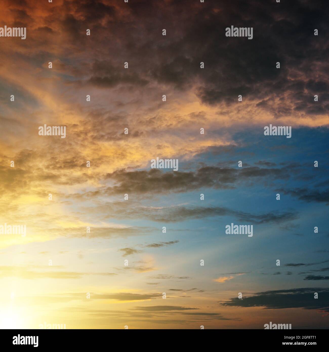 Cloud beam sunset hi-res stock photography and images - Alamy