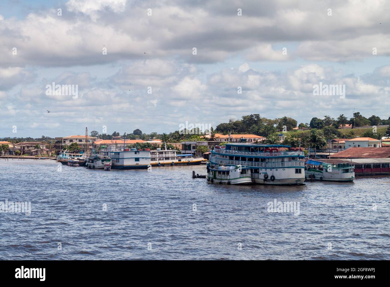 Amazon river house pier brazil hi-res stock photography and images - Alamy