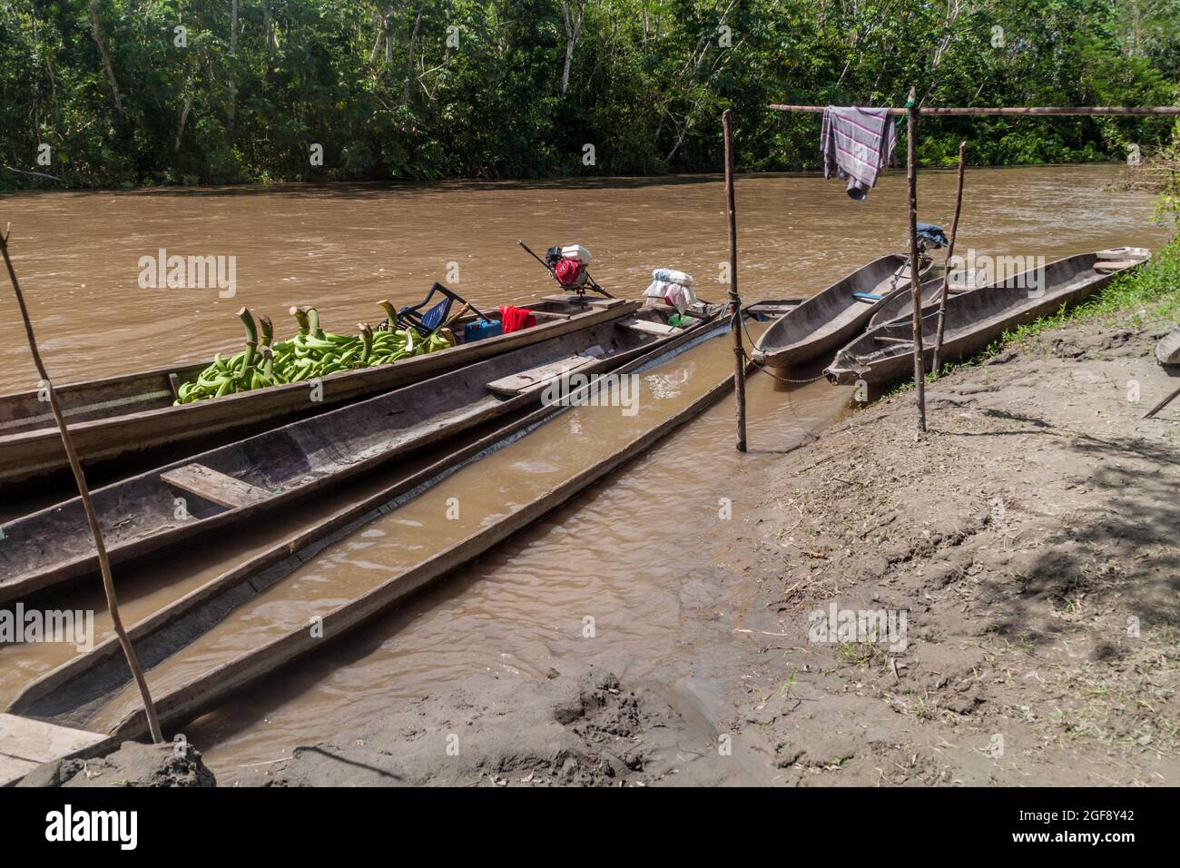 Dugout canoes fishing amazon hi-res stock photography and images - Alamy