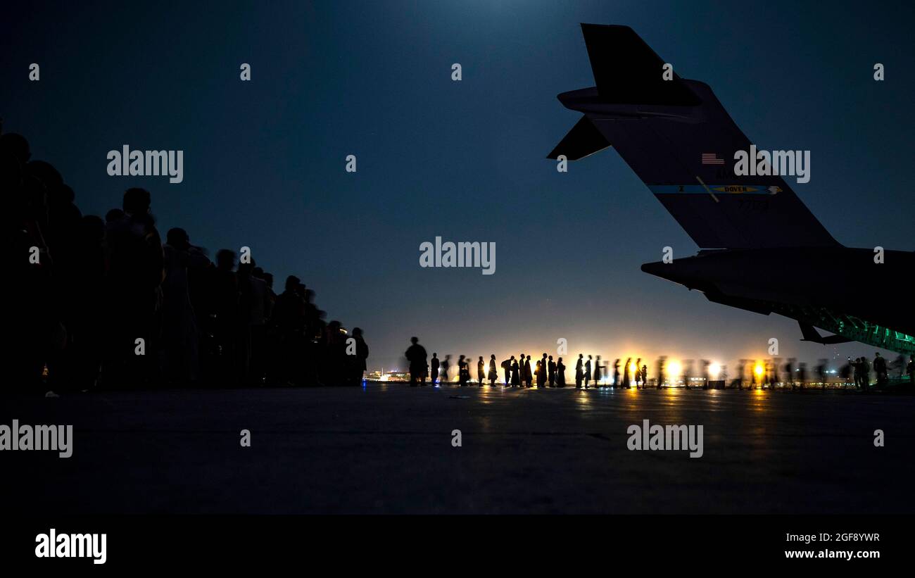 Afghanistan evacuation 2021 kabul night hi-res stock photography and ...