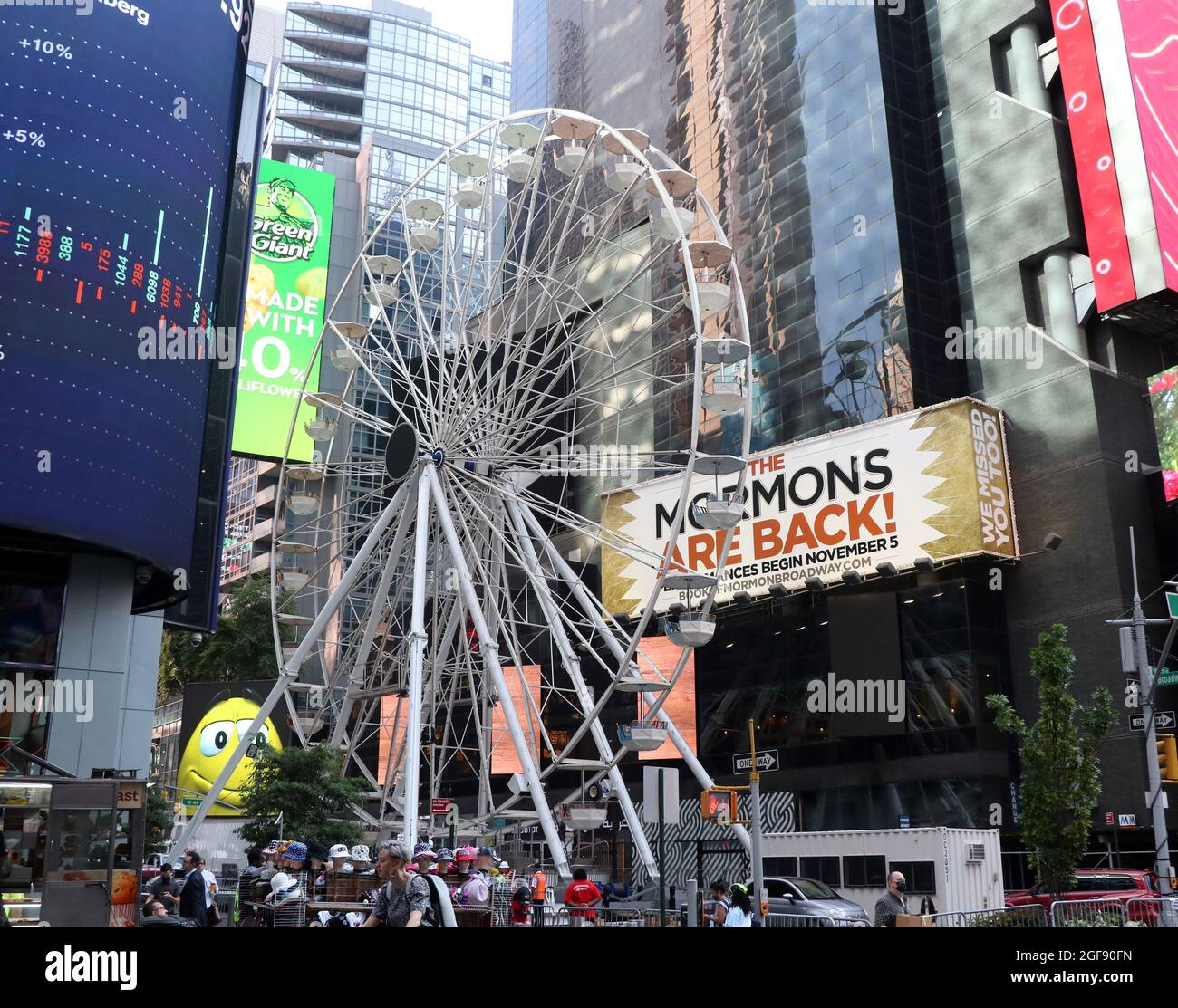 New York, NY, USA. 24th Aug, 2021. 110 ft Ferris Wheel popup set to ...