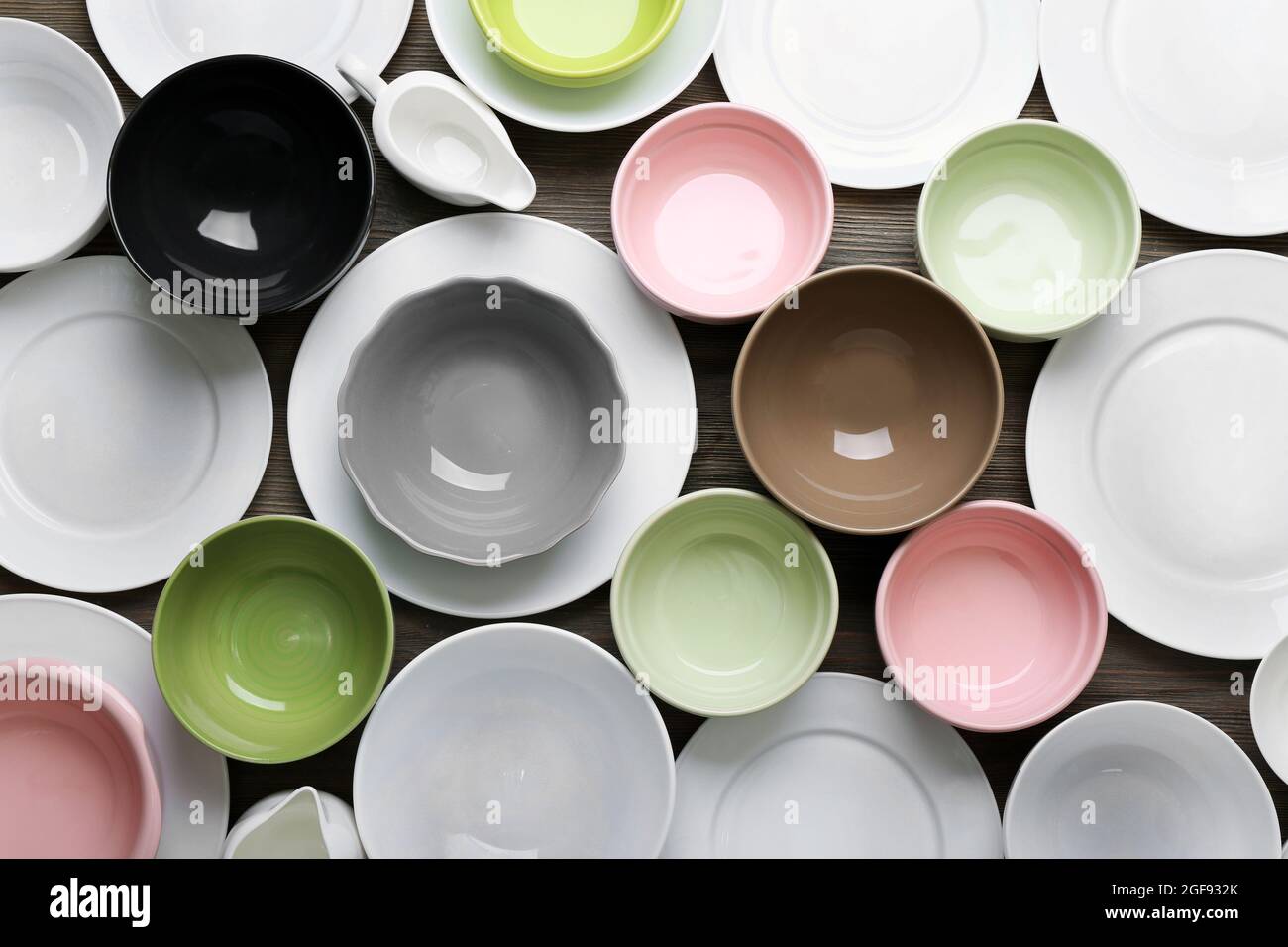 Colorful empty dishes, close up Stock Photo - Alamy