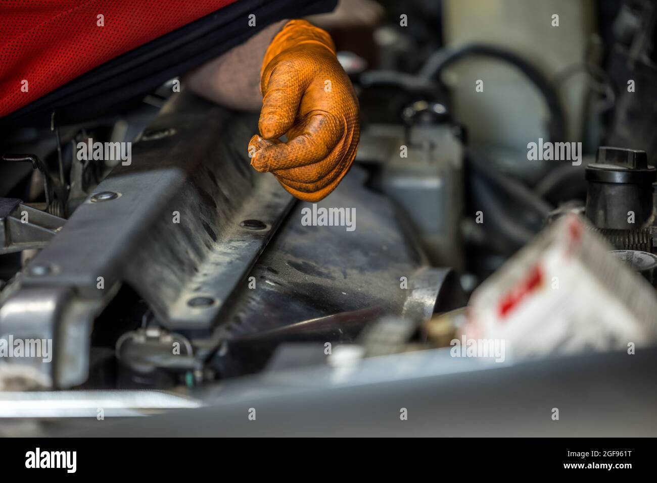 Repair engine hi-res stock photography and images - Alamy