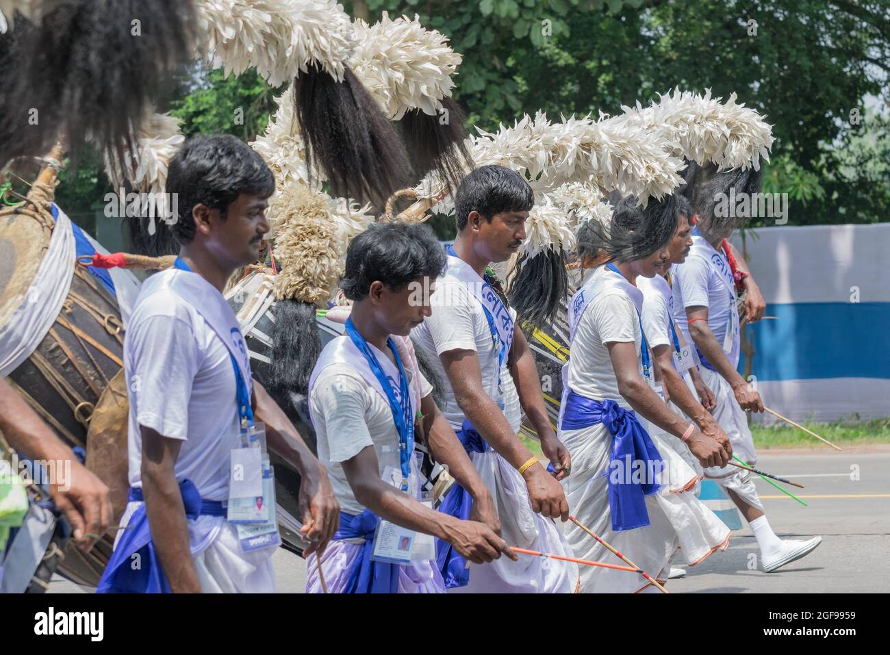 KOLKATA, WEST BENGAL / INDIA - AUGUST 15TH, 2016 : "Dhaki"s, persons ...