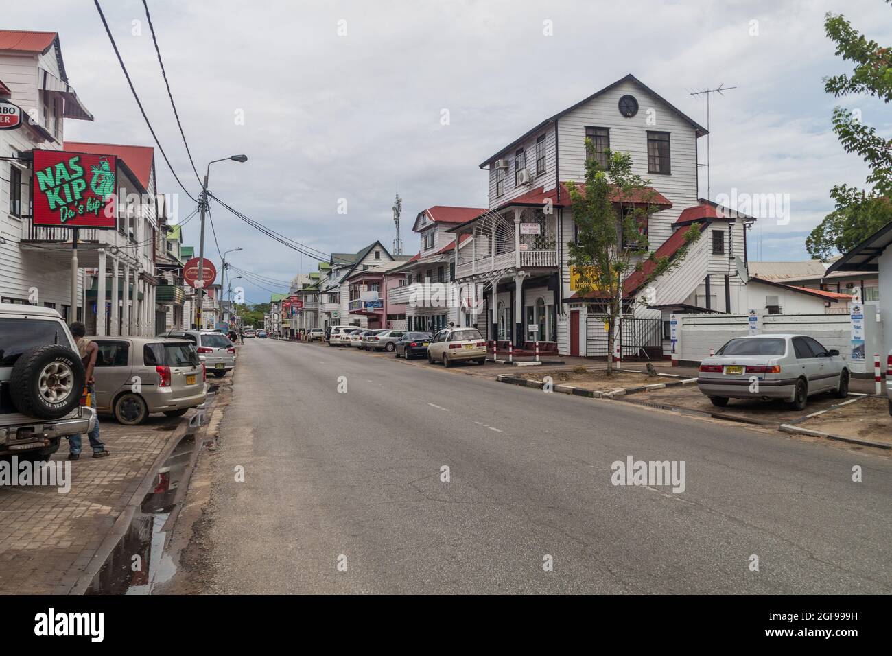 PARAMARIBO, SURINAME - AUGUST 5, 2015: Street with old colonial ...