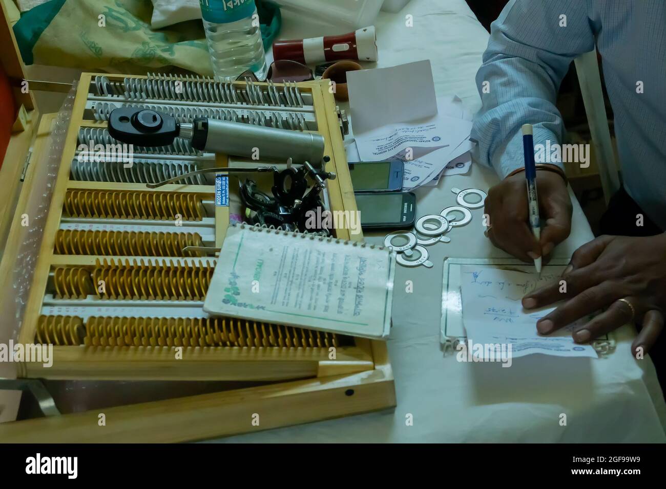 Eye checkup indian hi-res stock photography and images - Alamy