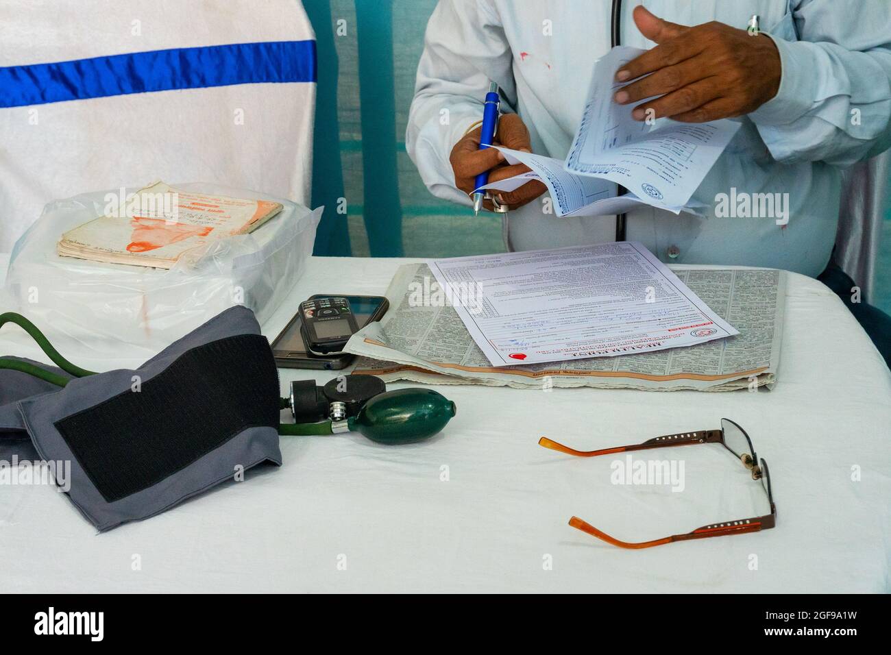 Doctor Examining Patient India High Resolution Stock Photography and ...