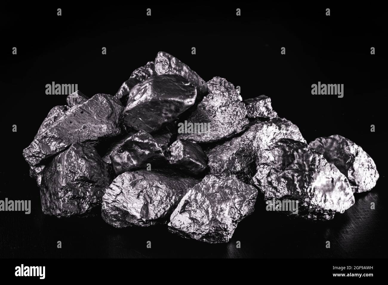 Native platinum hi-res stock photography and images - Alamy