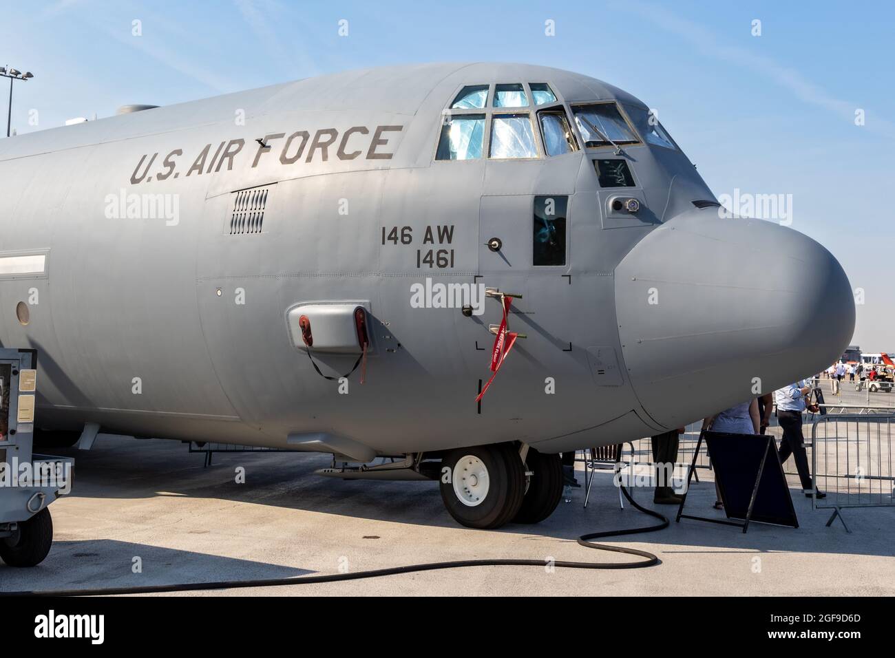 Lockheed martin c 130j hércules hi-res stock photography and images - Alamy