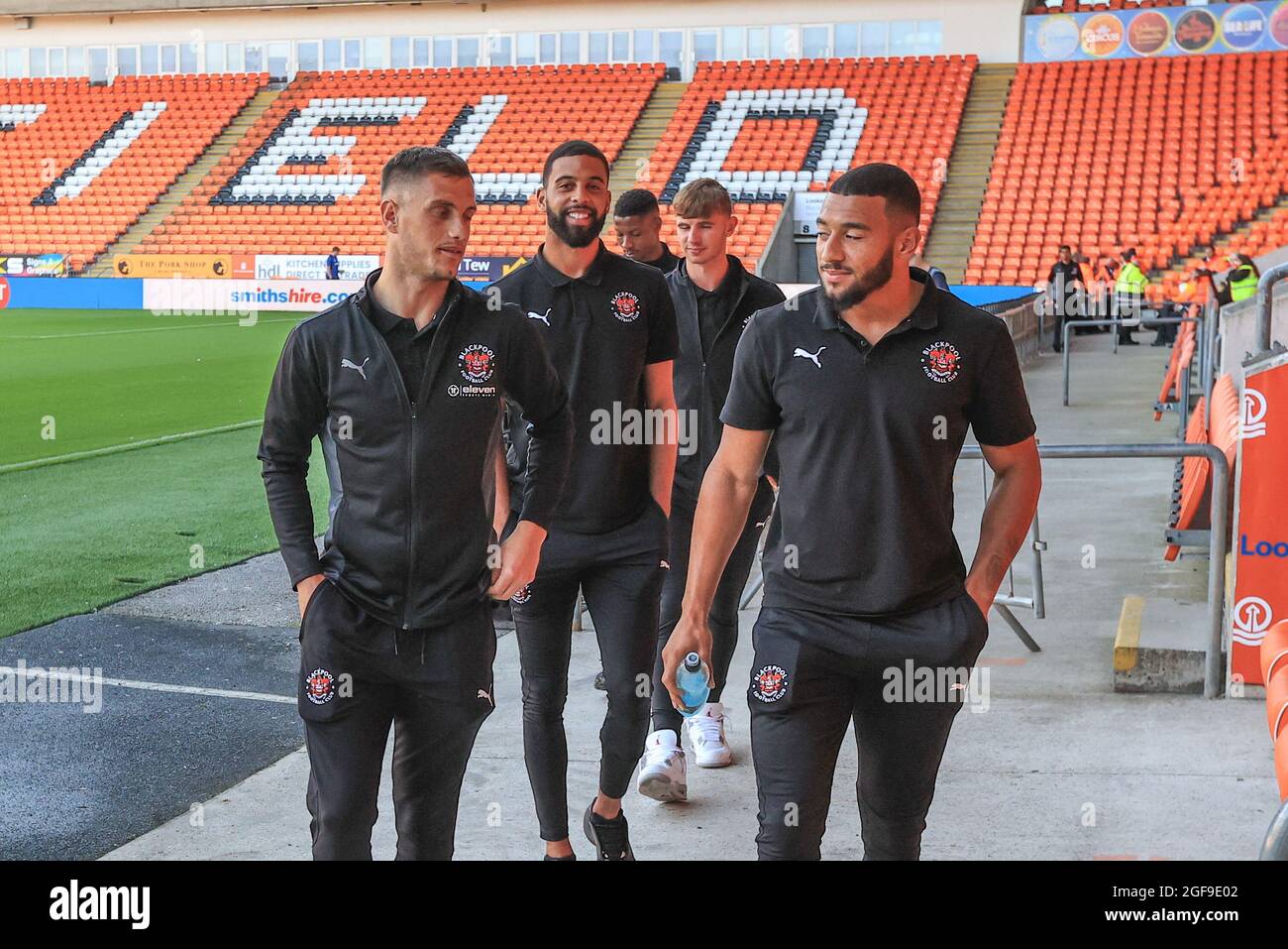 Jerry Yates #9 of Blackpool (left) , Cj Hamilton #22 of Blackpool ...