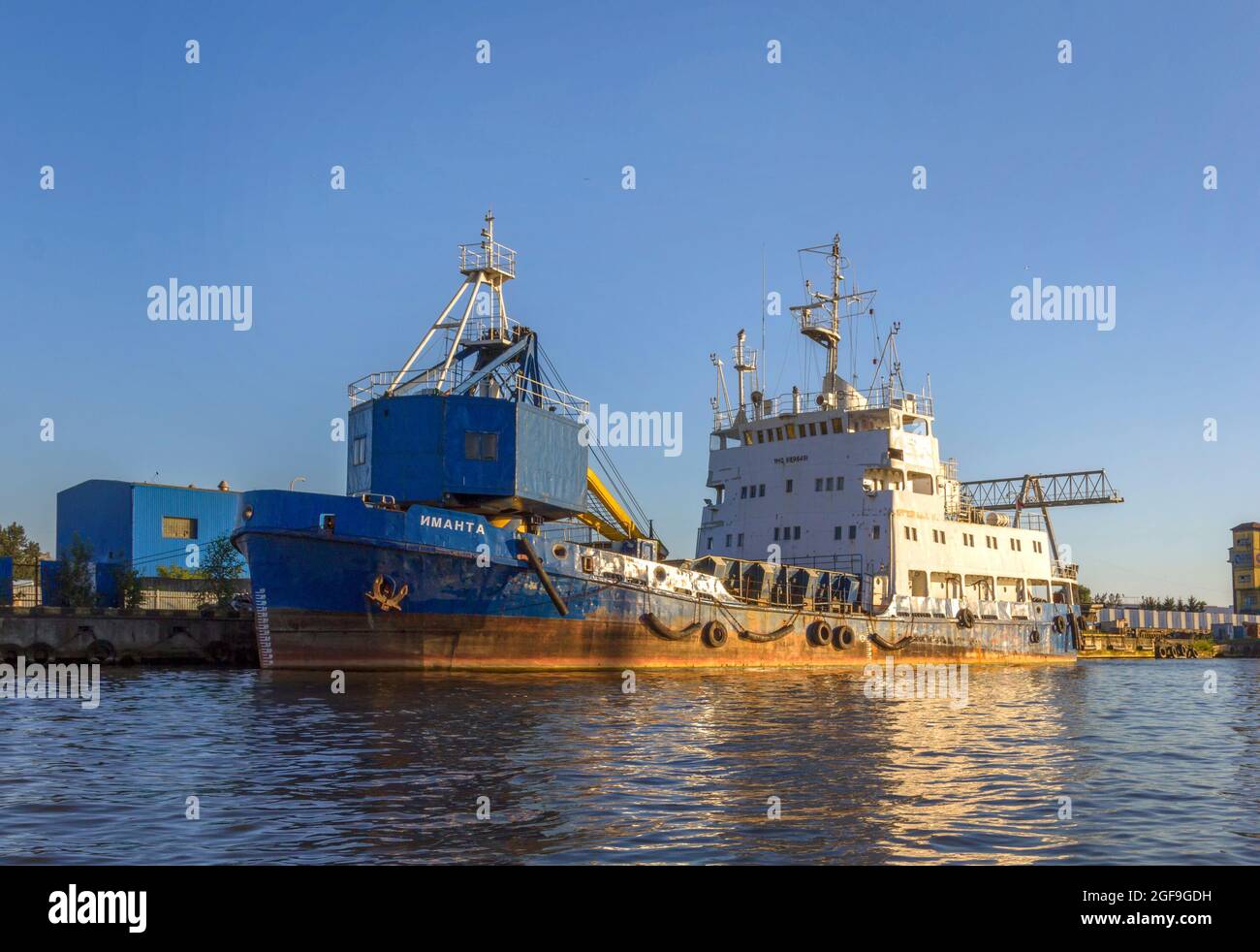 Kaliningrad port hi-res stock photography and images - Alamy
