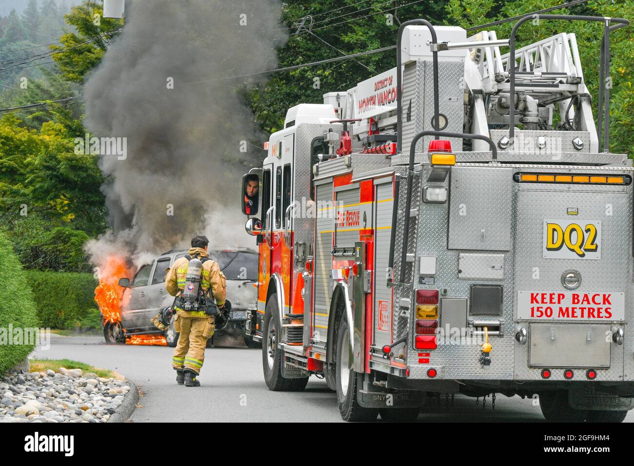 Fire truck responds hi-res stock photography and images - Alamy