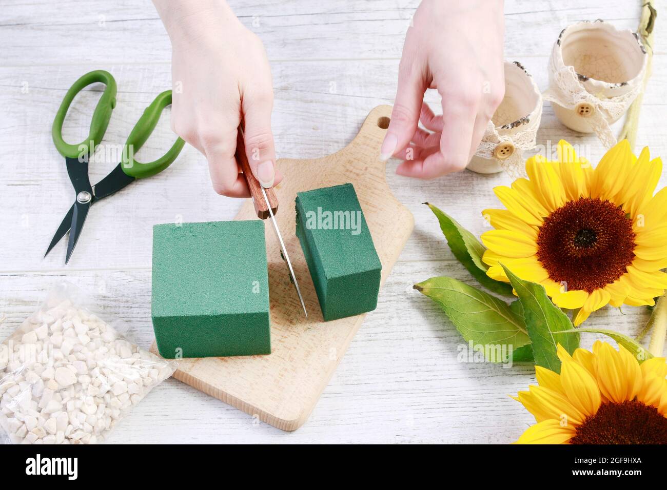 Florist at work: How to make simple floral arrangement with sunflowers ...