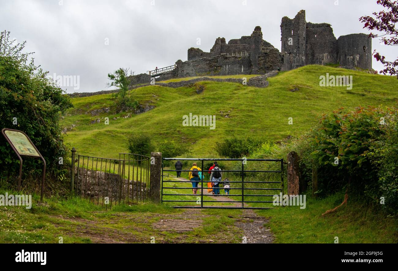 Carreg Cennen Castle Stock Photo - Alamy