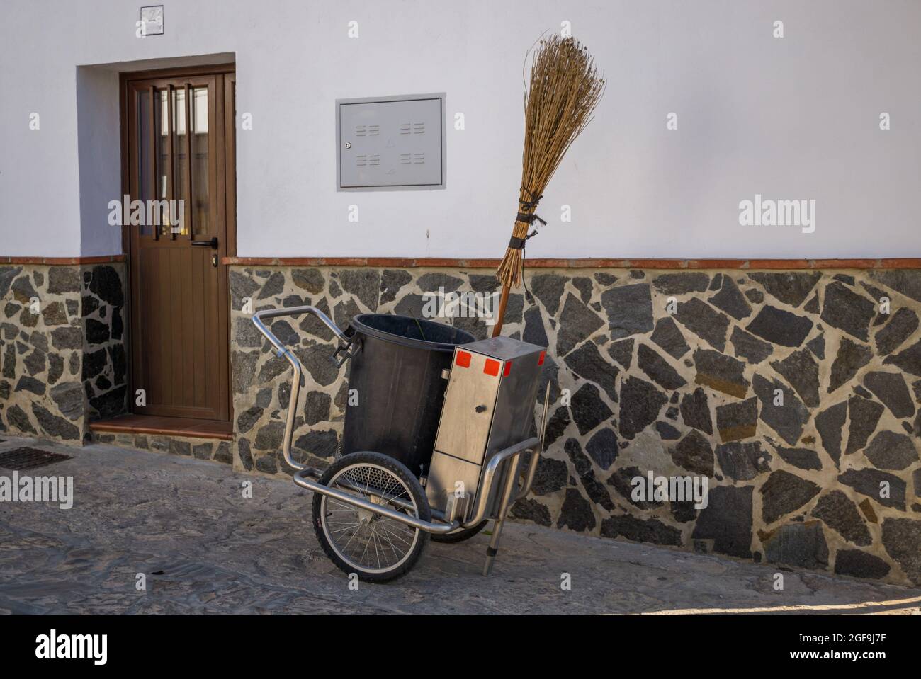 Street sweeper cart hi-res stock photography and images - Alamy