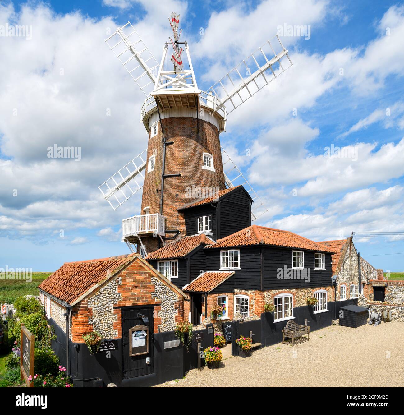 Cley next to the sea norfolk hi-res stock photography and images - Alamy
