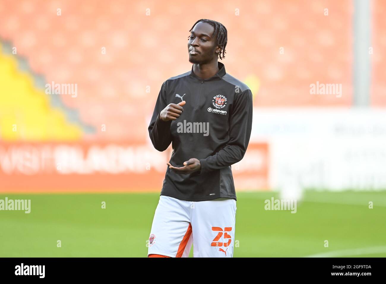 Cameron Antwi #25 of Blackpool during pre match warm up Stock Photo - Alamy