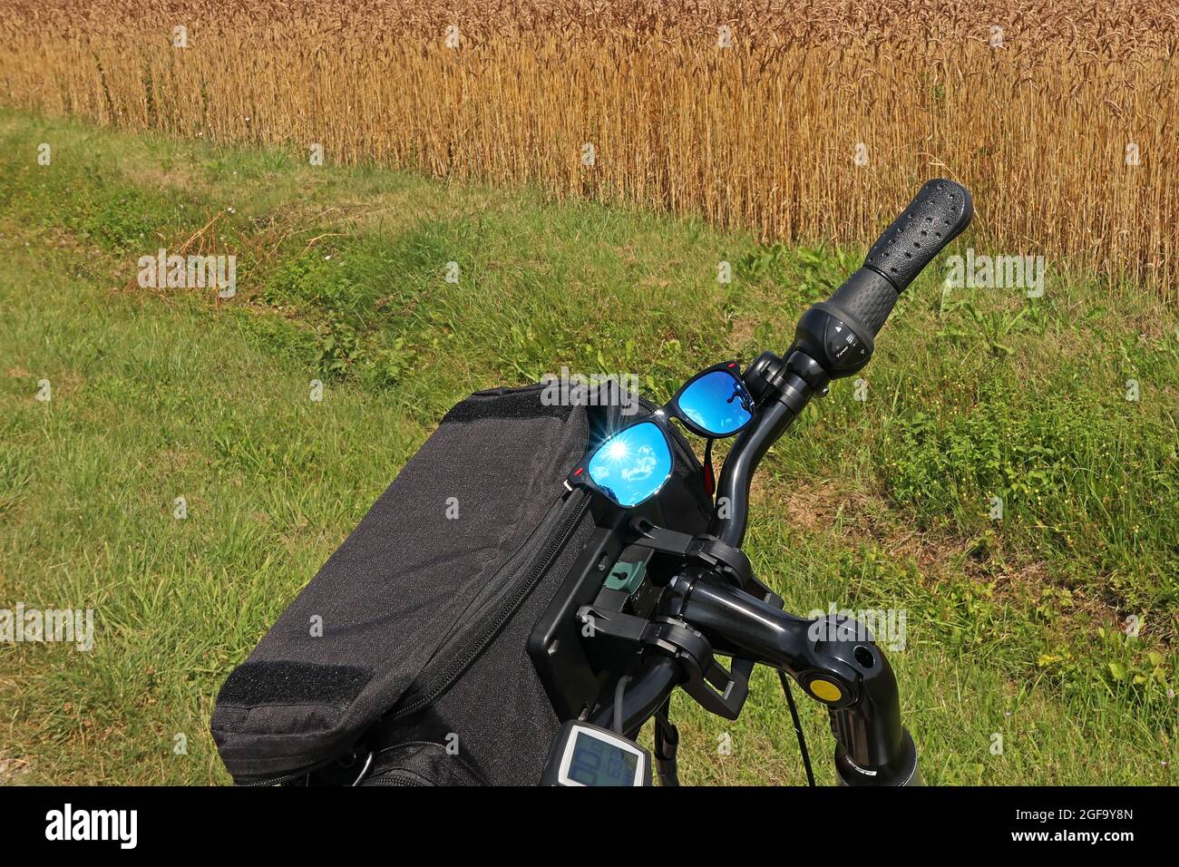 Sunglasses road reflection bike hi-res stock photography and images - Alamy