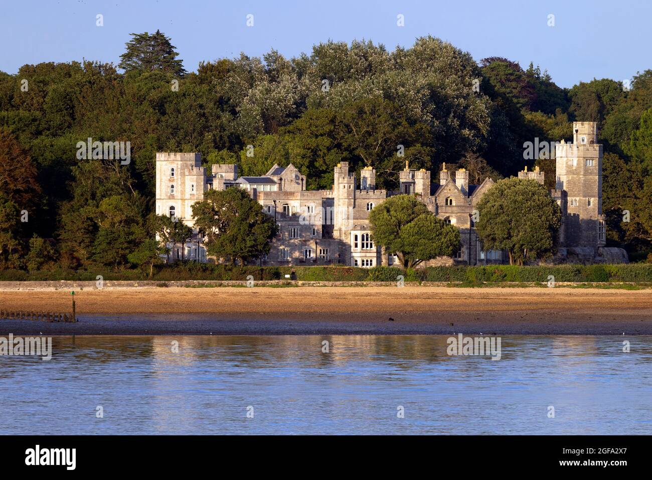 Netley, Castle, Southampton,Isle of Wight,Red Funnel,Ferry,car, water ...