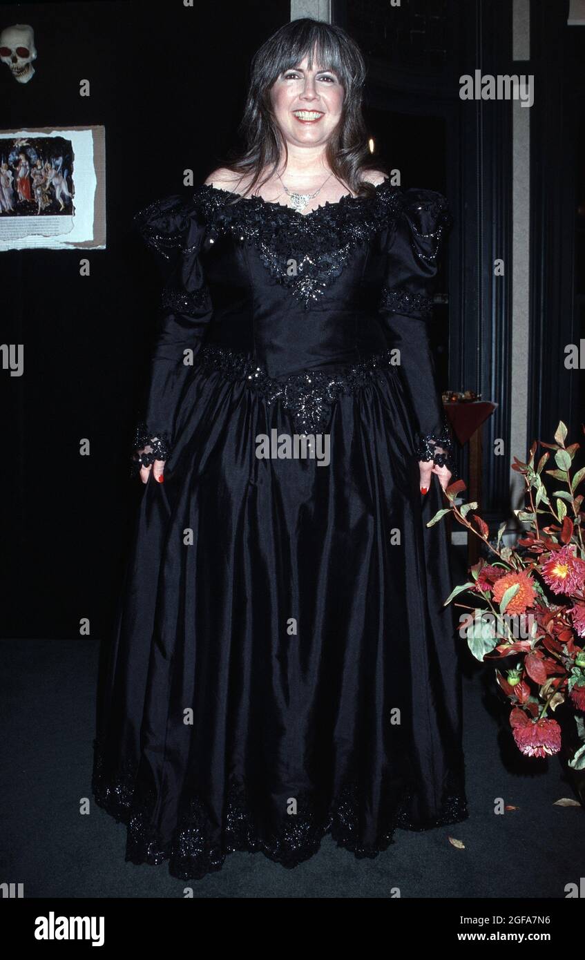 Anne Rice signing her new book "The Vampire Armand" at Barnes & Noble ...