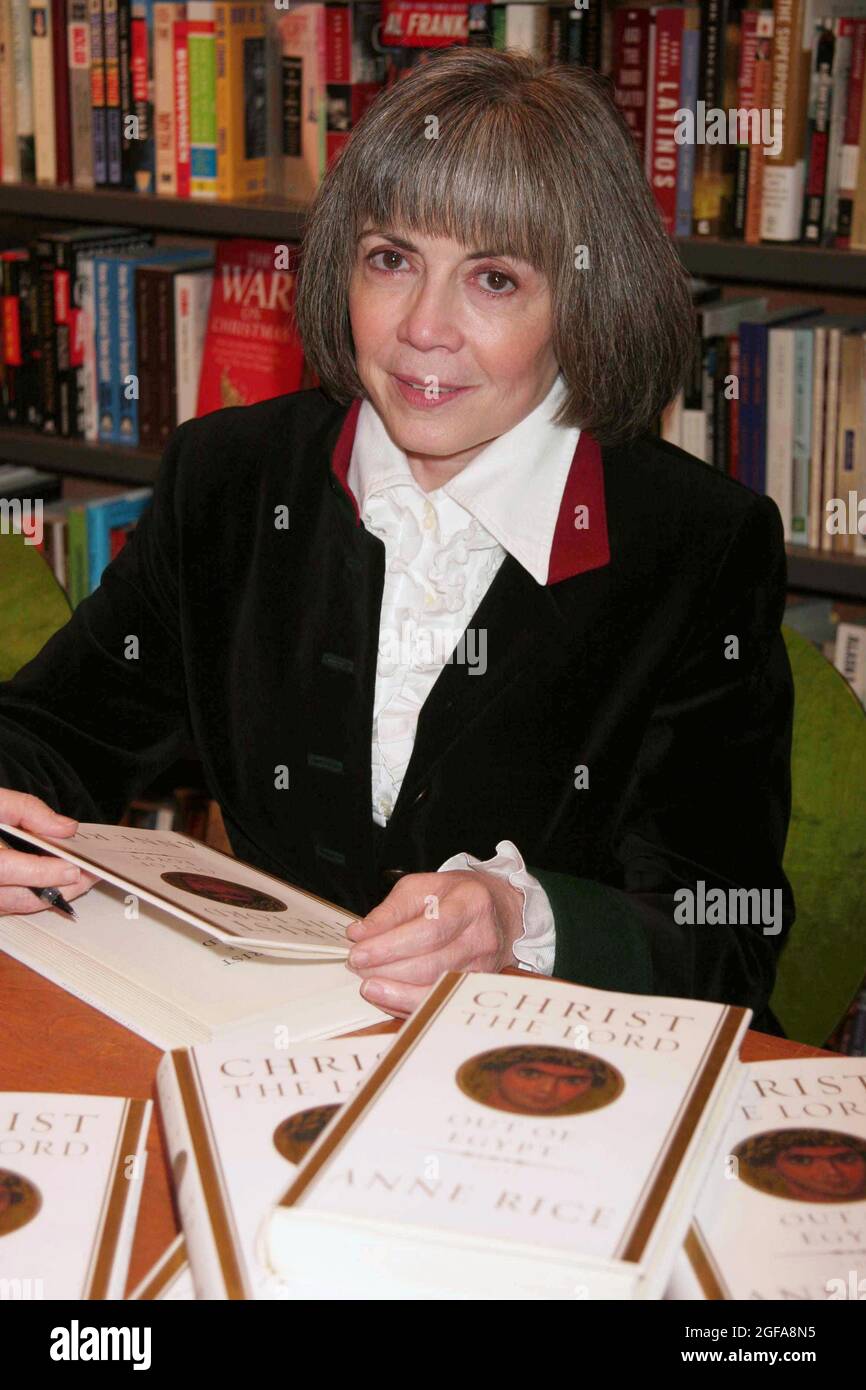 Anne Rice at "Christ The Lord" book signing at Posman's Bookstore ...