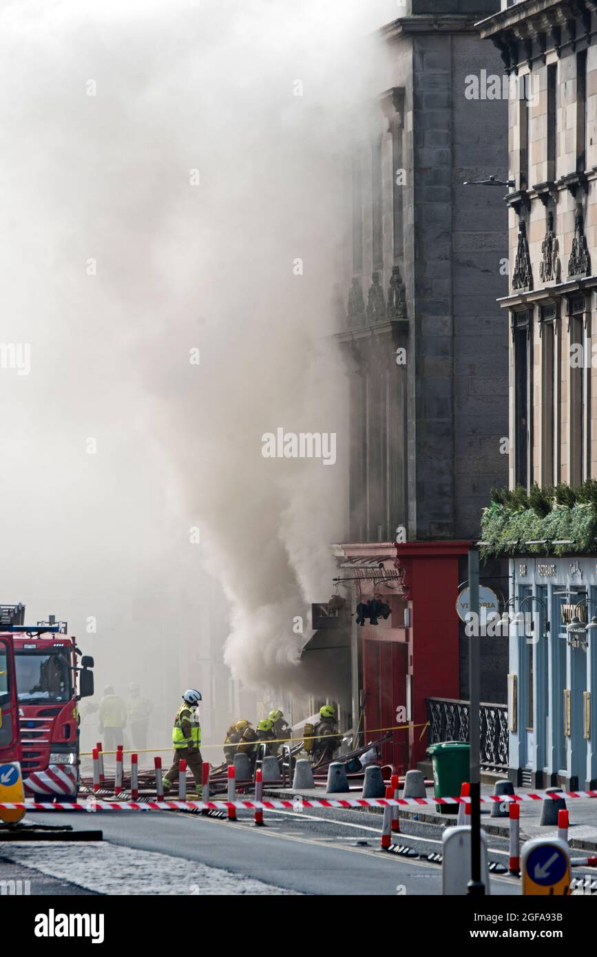 Scottish fire and rescue service hi-res stock photography and images ...