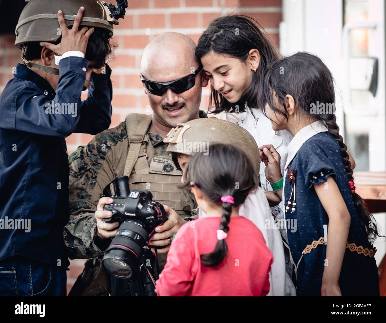 Expeditionary combat camera hi-res stock photography and images - Alamy
