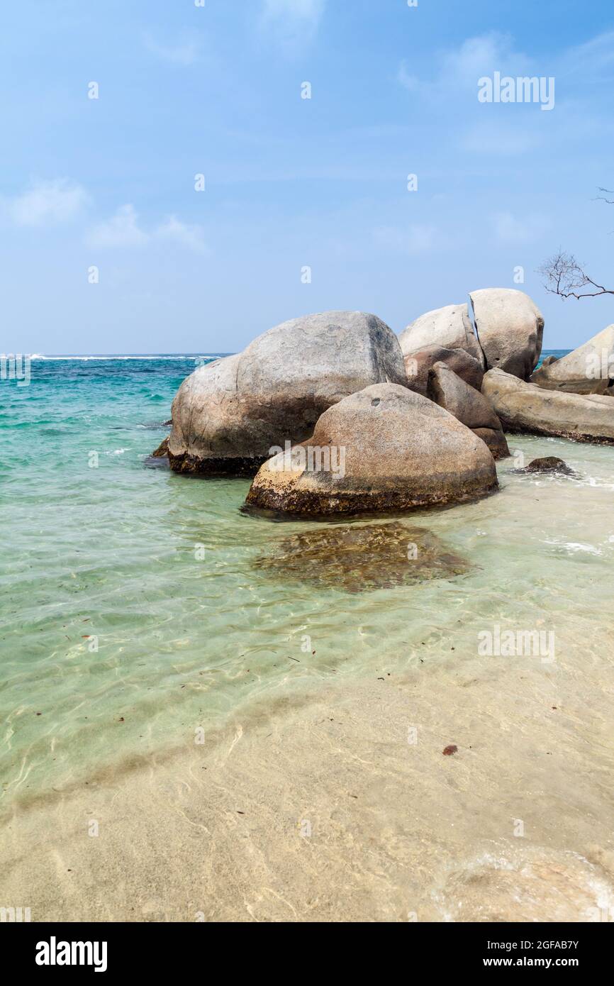 Huge boulders in park hi-res stock photography and images - Alamy