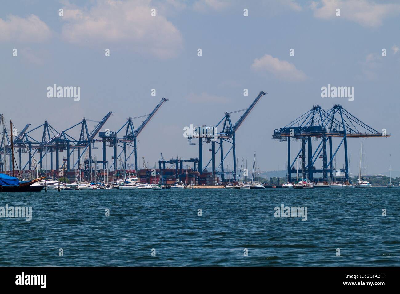 Colombia shipping port hi-res stock photography and images - Alamy
