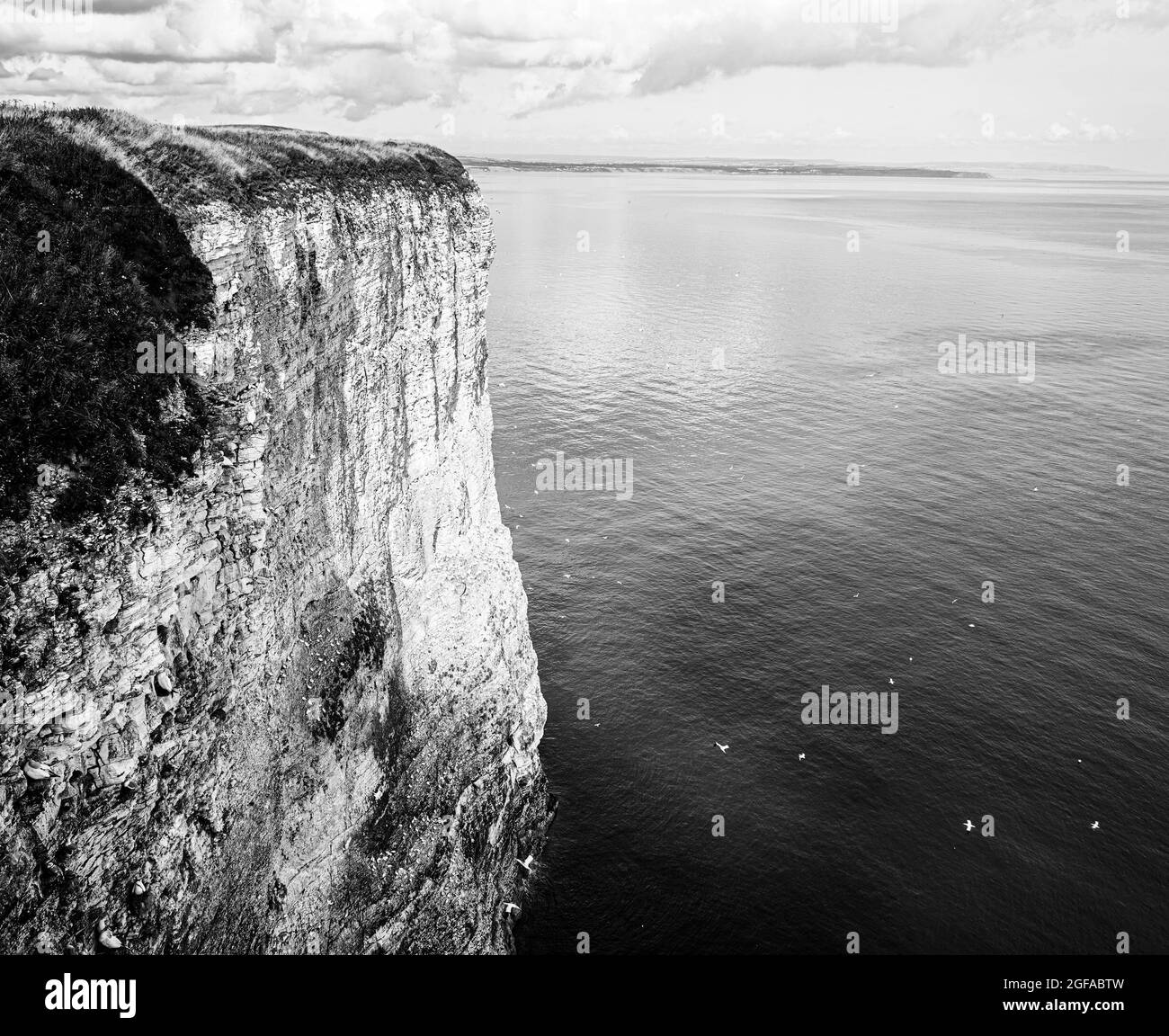 Cliff face view of ocean Black and White Stock Photos & Images - Alamy