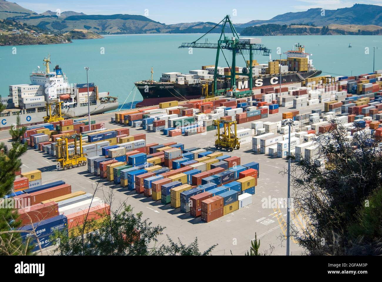 Loading of container ships hi-res stock photography and images - Alamy