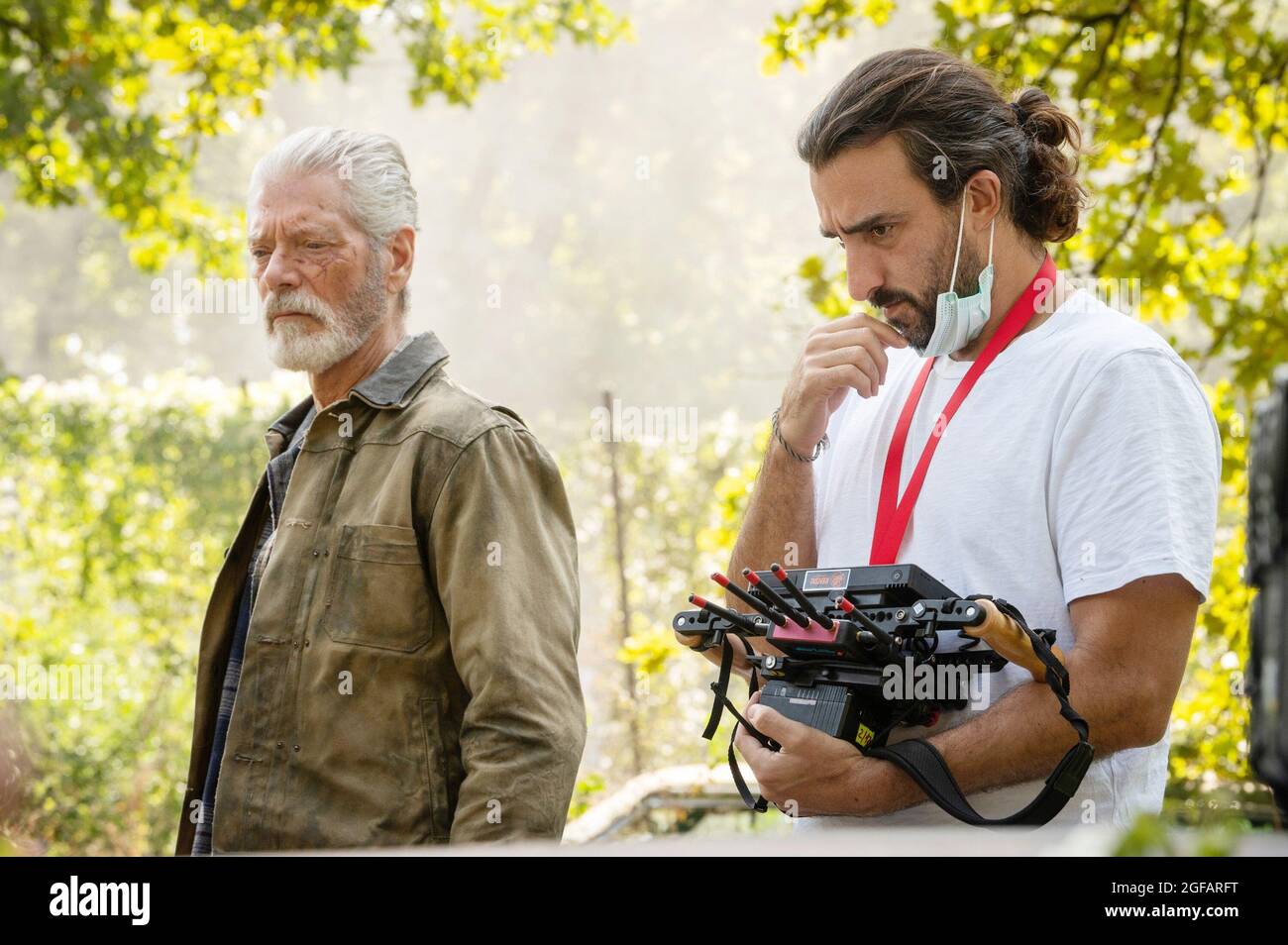 DON'T BREATHE 2, from left: Stephen Lang, director Rodo Sayagues, on ...