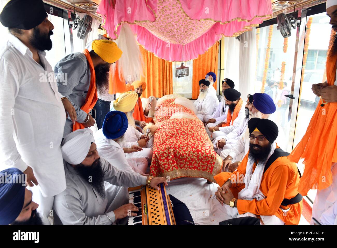 Shri guru granth sahib ji hi-res stock photography and images - Alamy