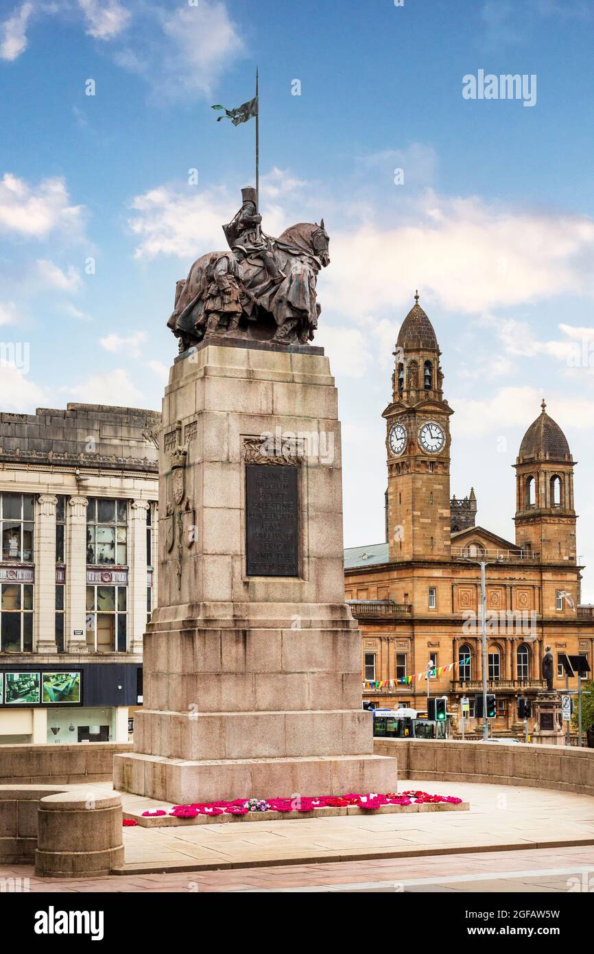 Paisley Cross with a view towards Paisley town hall, Paisley, Scotland ...