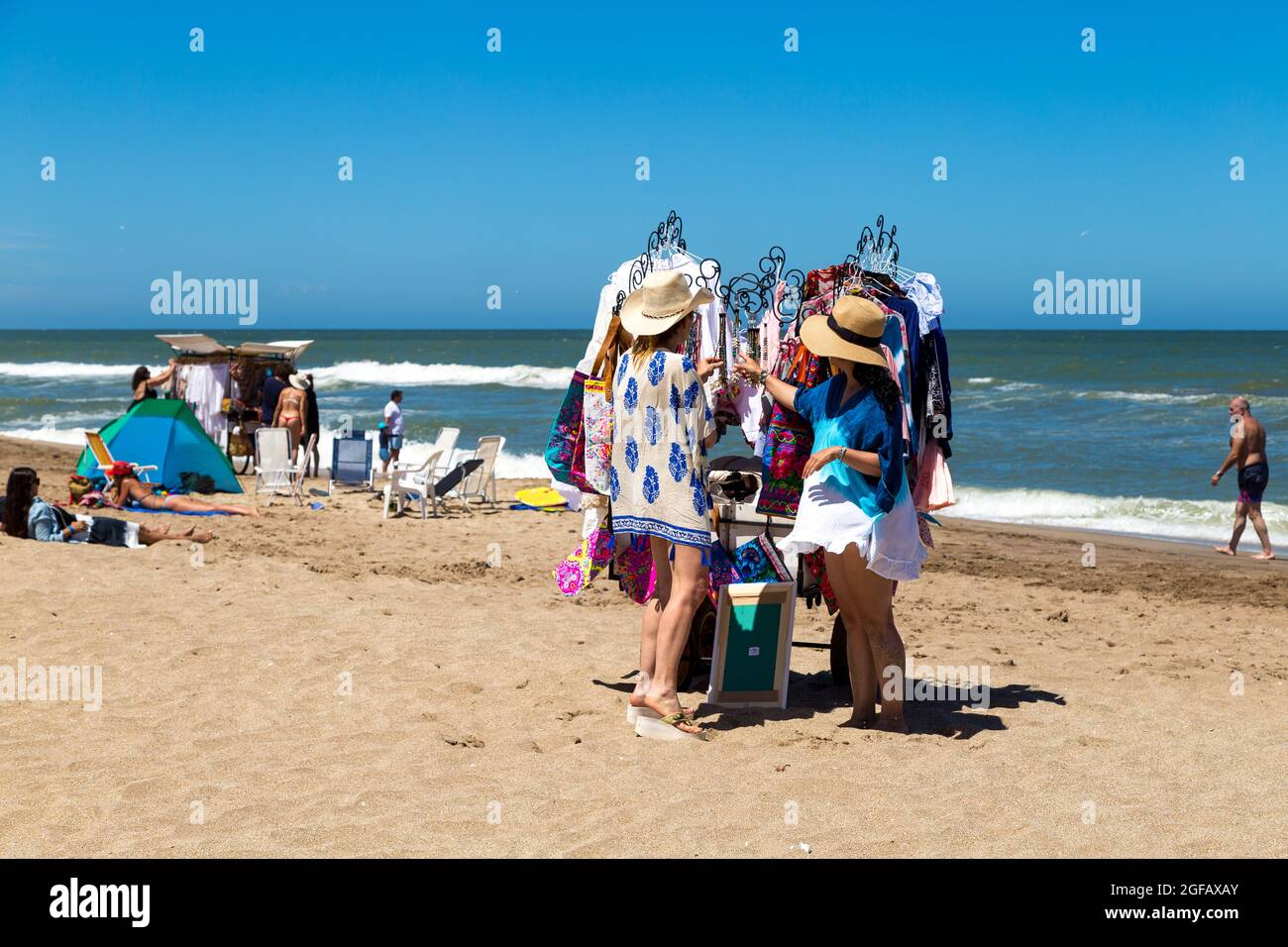 Sunny clothes hi-res stock photography and images - Alamy