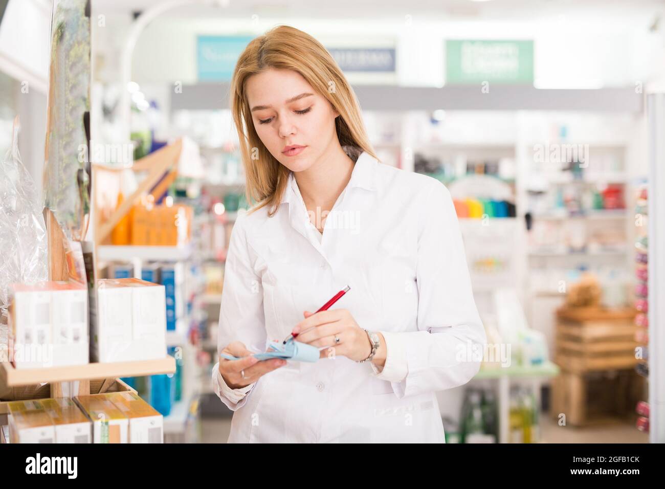 American pharmacy shelves drugs hi-res stock photography and images - Alamy