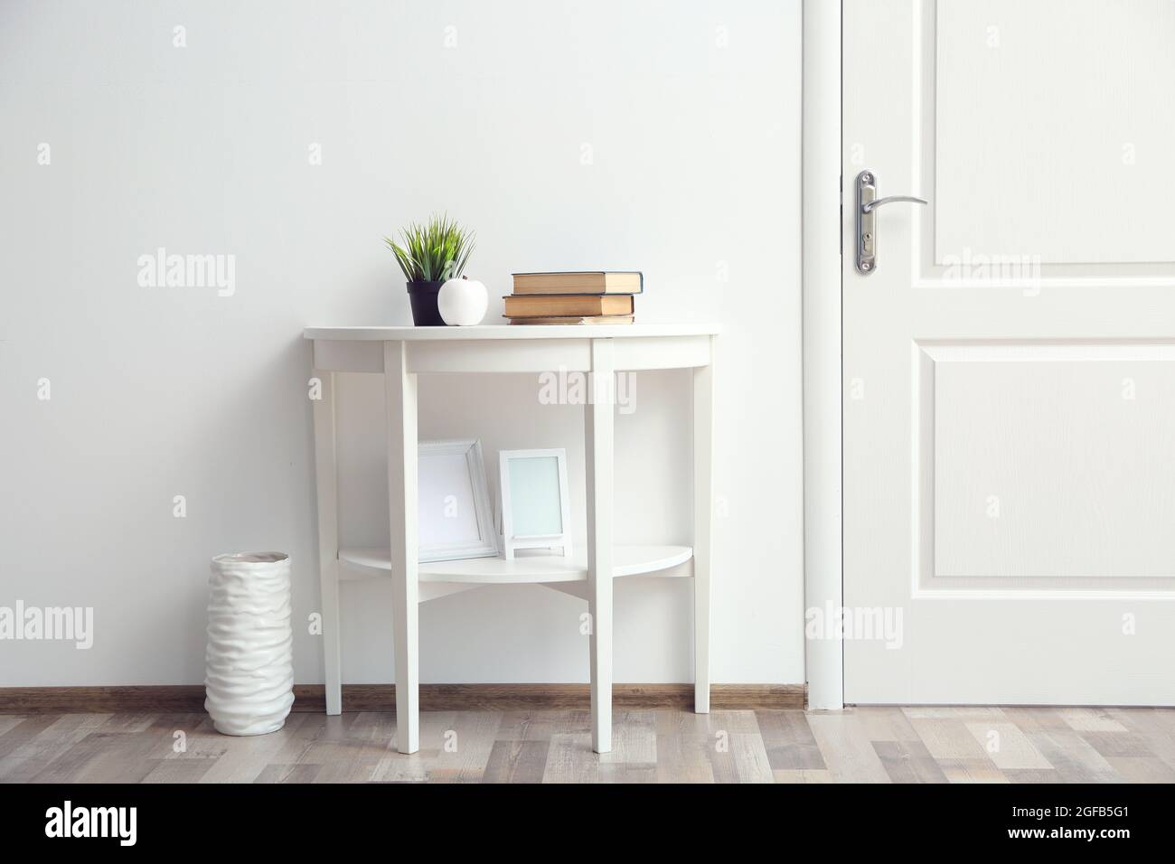 Room design interior with closed door Stock Photo - Alamy