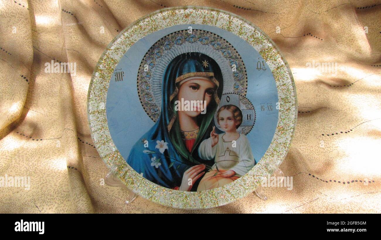 Mother Mary With Baby Jesus Wallpaper