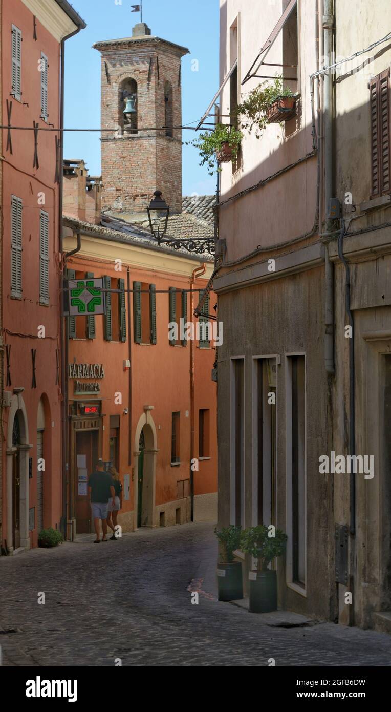 Historic downtown alleyway hi-res stock photography and images - Alamy