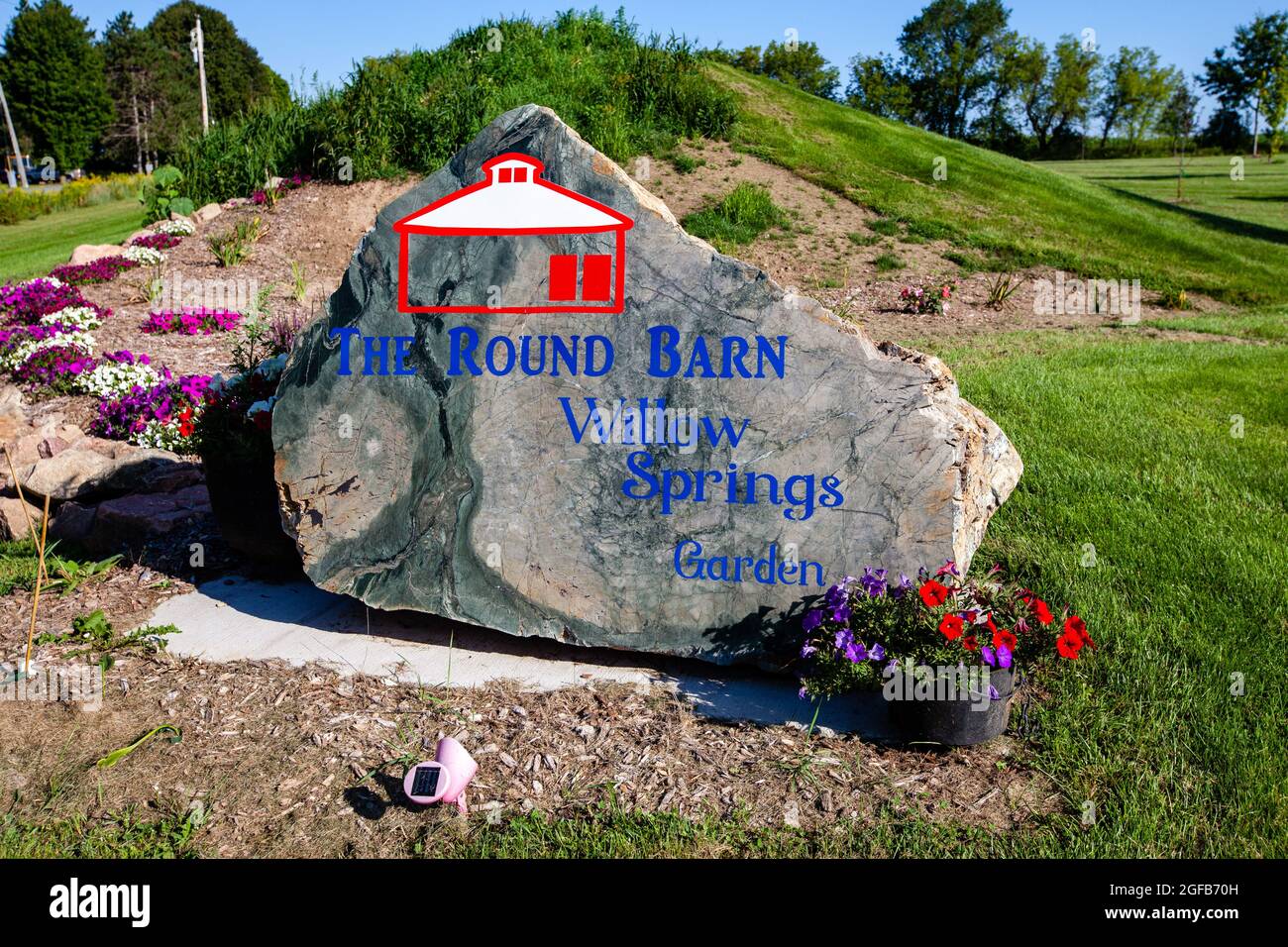 Wausau, Wisconsin, USA, August 15, 2021: Rock sign of The Round Red ...