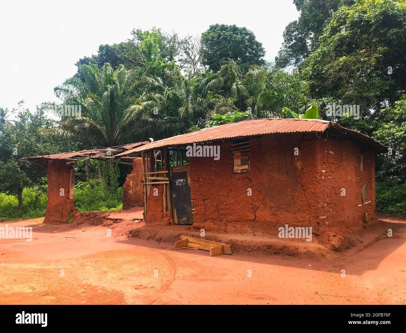 Nigeria village homes hi-res stock photography and images - Alamy