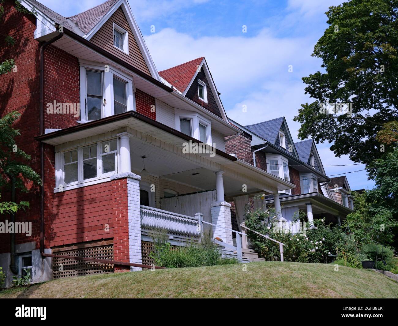 Row house chicago hi-res stock photography and images - Alamy