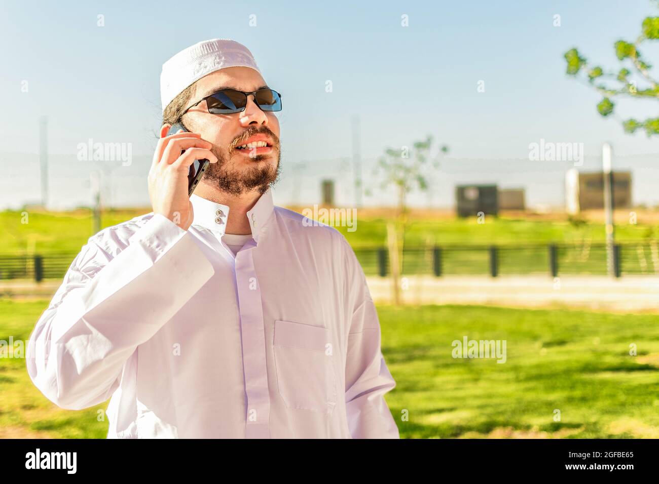 White garb hi-res stock photography and images - Alamy