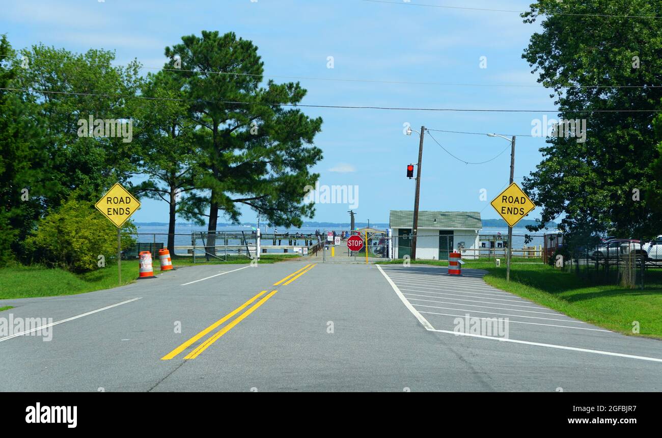 Dead end road hi-res stock photography and images - Alamy