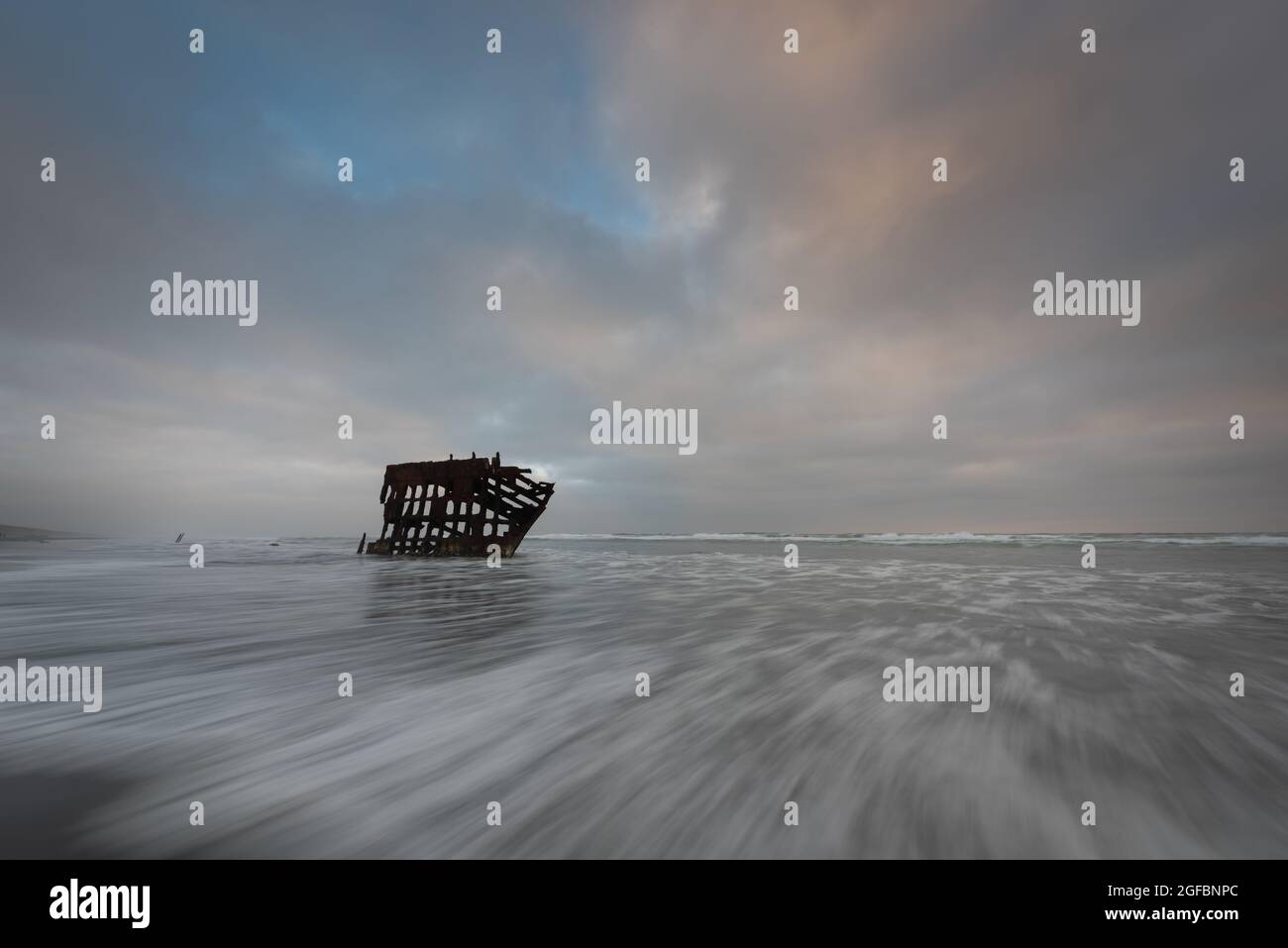 Shipwreck coast oregon hi-res stock photography and images - Alamy
