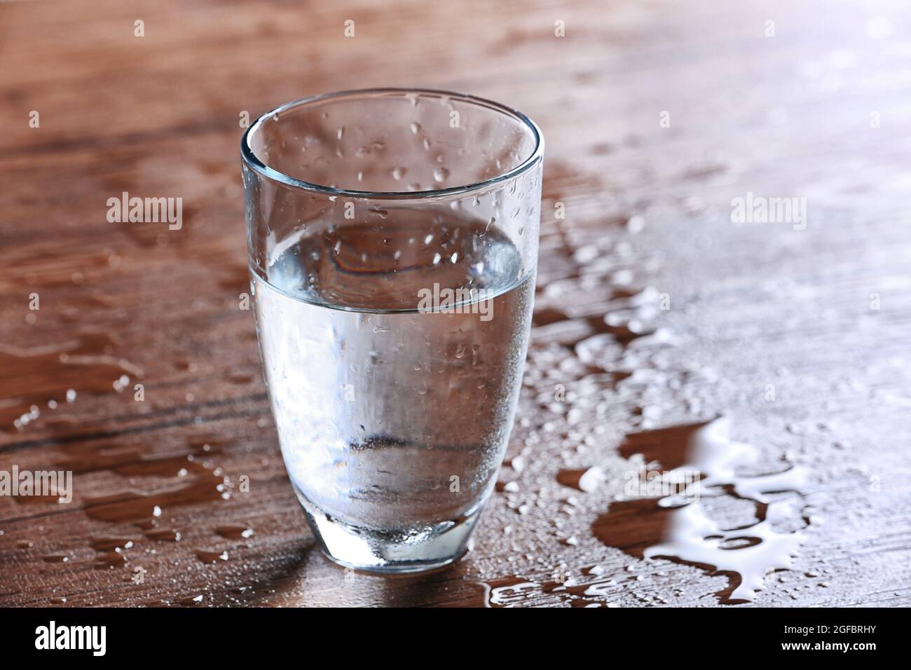 Water slosh glass hi-res stock photography and images - Alamy